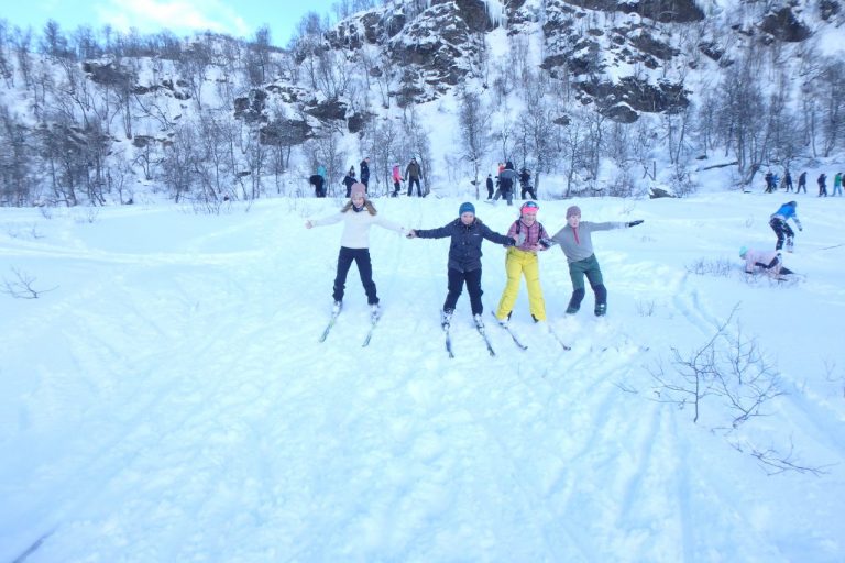Blide elevar frå Moster og Meling - Gullingen Leirskule