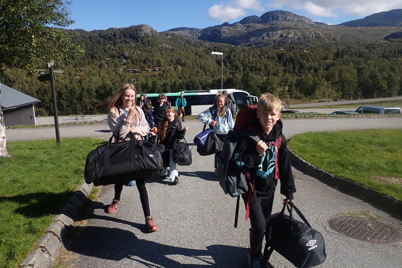 Flotte dagar på leirskule for elevane frå Leirvik - Gullingen Leirskule