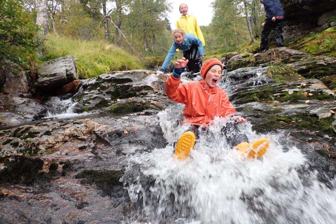 GUJE1371 - Gullingen Leirskule