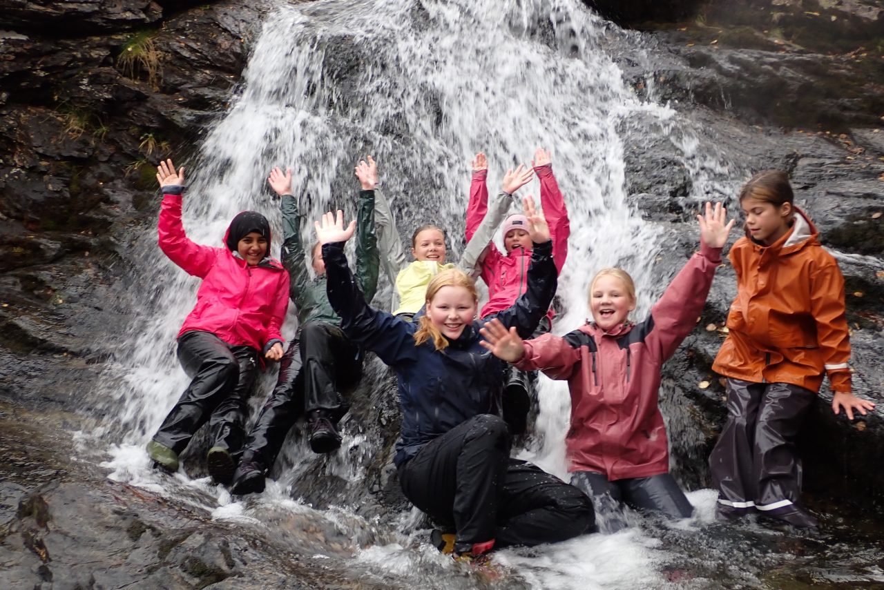 GUJE1638 - Gullingen Leirskule