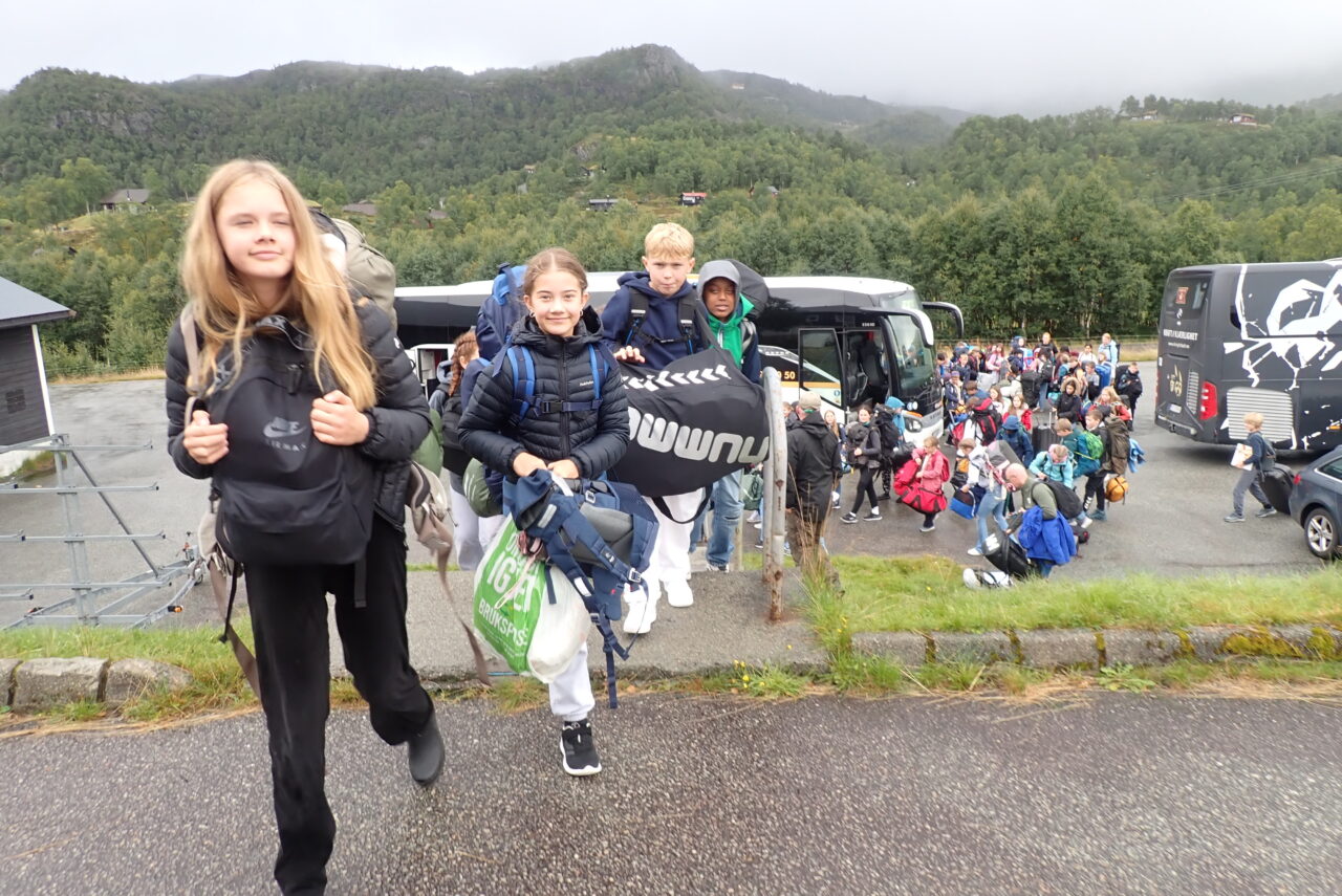 Strålande elevar og sommarvêr med Stangeland skole i Sandnes ...