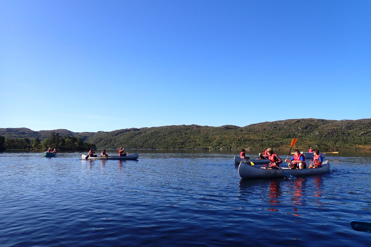Praktfull haustveke med Leirvik skule - Gullingen Leirskule